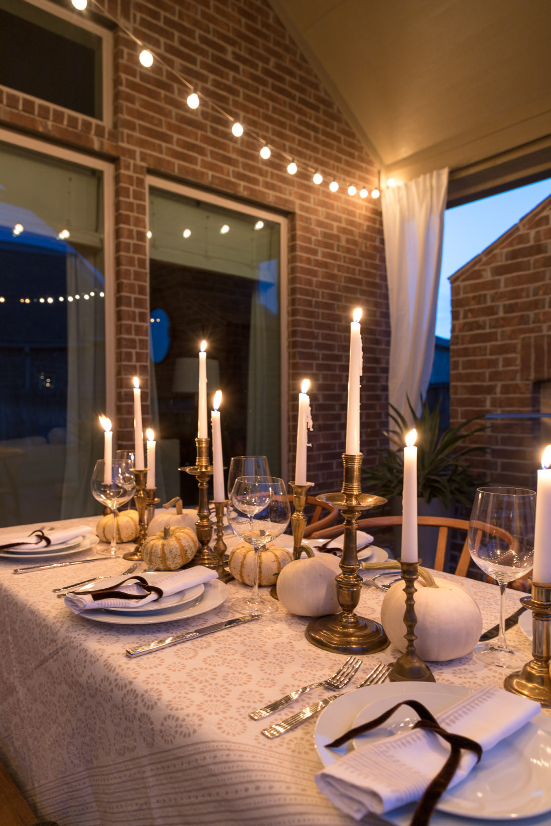 Outdoor Friendsgiving Tablescape - Crazy Wonderful
