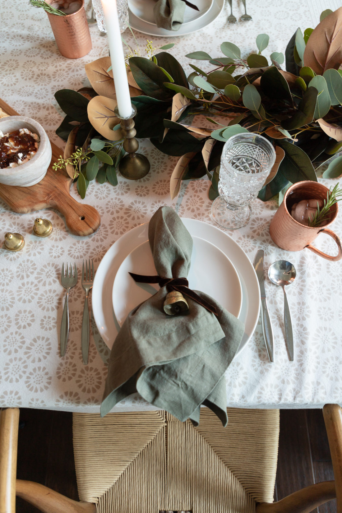 Nature Inspired Christmas Table - Crazy Wonderful
