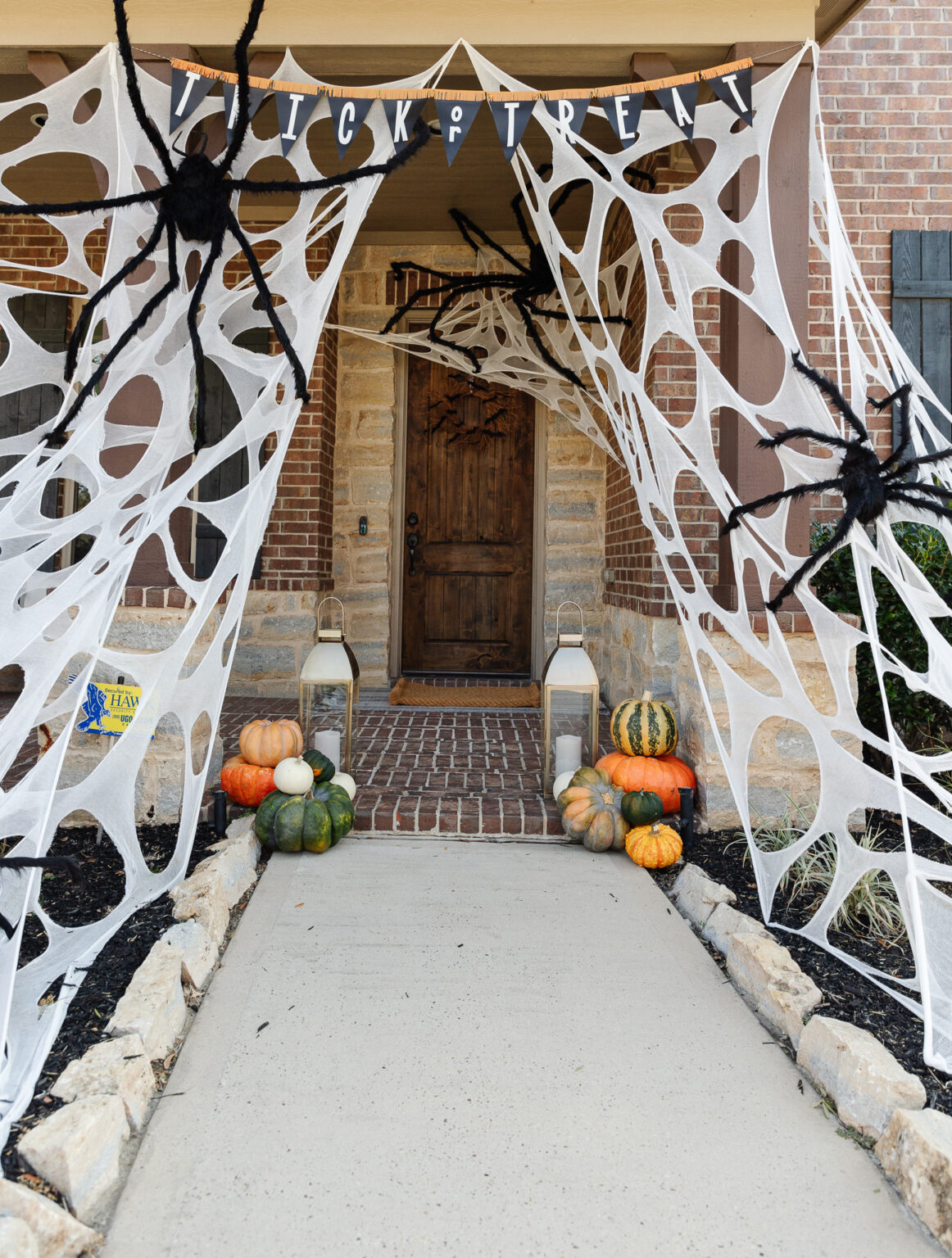 Halloween Porch Decorations - Crazy Wonderful